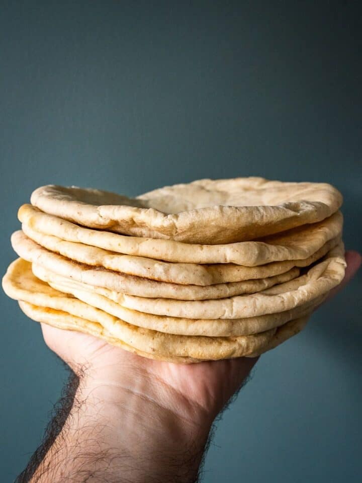 Lebanese Pita Bread (3 Ways to Make Traditional Khubz) - Urban Farm and ...