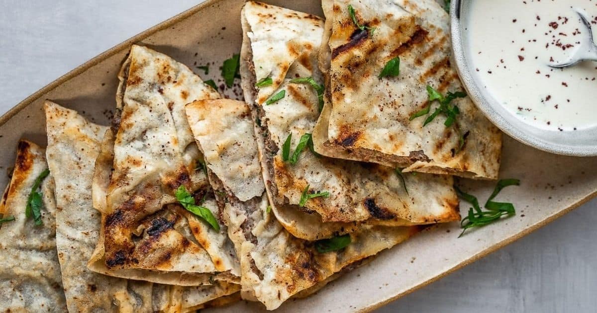 Arayes Recipe (Authentic Middle Eastern Meat Stuffed Pitas) - Urban ...