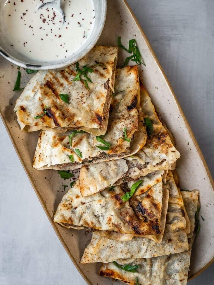 Arayes Recipe (Authentic Middle Eastern Meat Stuffed Pitas) - Urban ...
