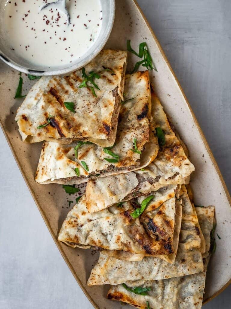 Arayes Recipe (Authentic Middle Eastern Meat Stuffed Pitas) - Urban ...