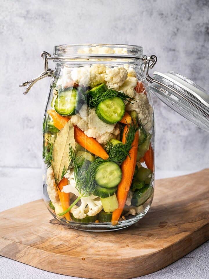 Homemade Giardiniera Pickles (Italian Pickled Vegetables) - Urban Farm ...