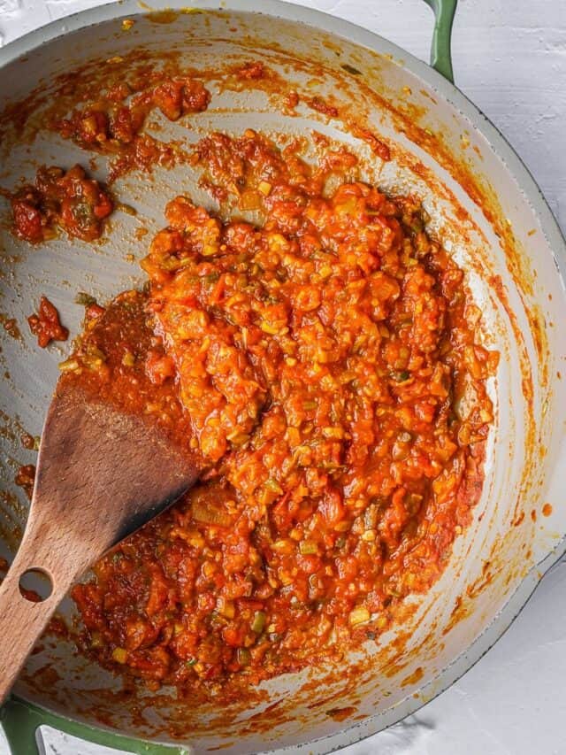 Hogao (Colombian Tomato and Green Onion Creole Sauce) - Urban Farm and ...