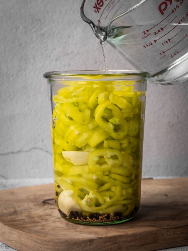 Pickled Banana Peppers Recipe (Quick and Easy) - Urban Farm and Kitchen
